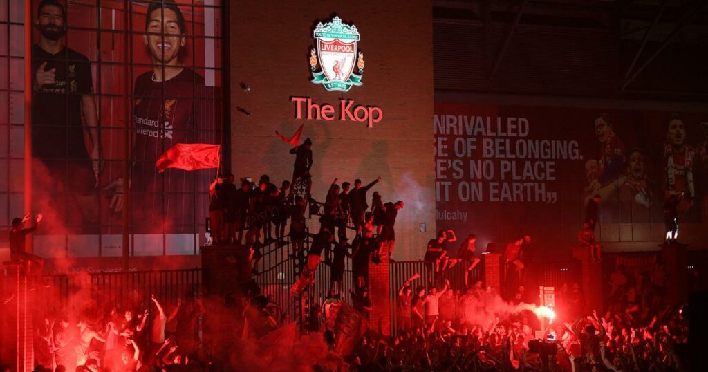 The Kop là gì - Ý nghĩa đối với câu lạc bộ bóng đá Liverpool